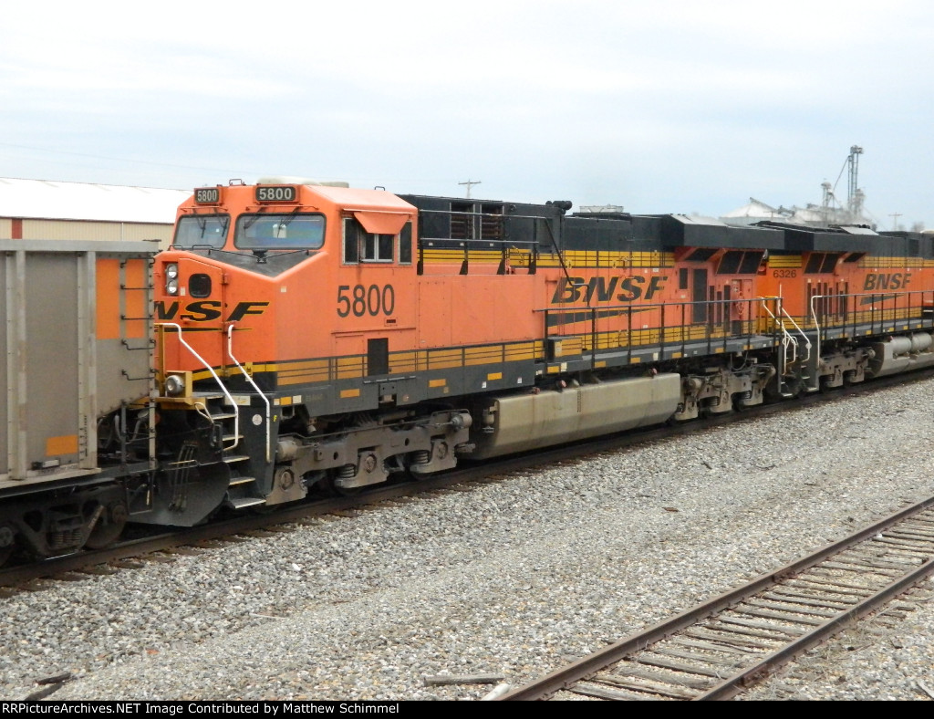 BNSF 5800